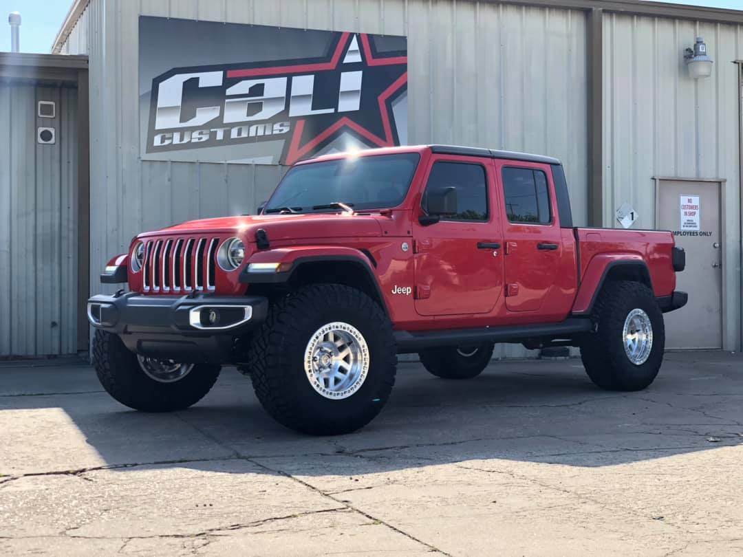 Truck & SUV Restyling Shop | Oklahoma | Texas | Cali Customs