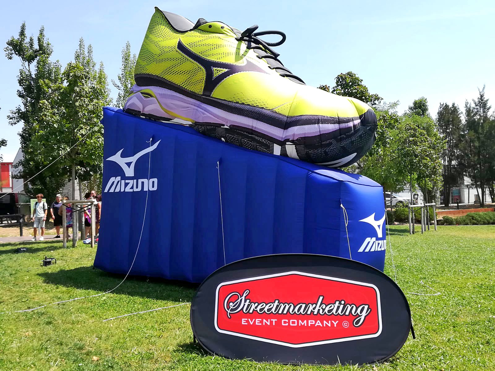 Hinchables· Soportes publicitarios · Streetmarketing