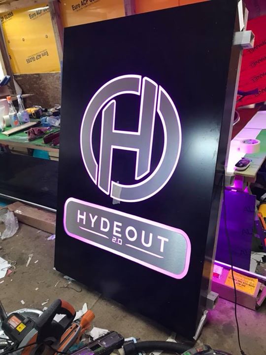 illuminated shop signs led back lit signs watford hertfordshire harrow ...