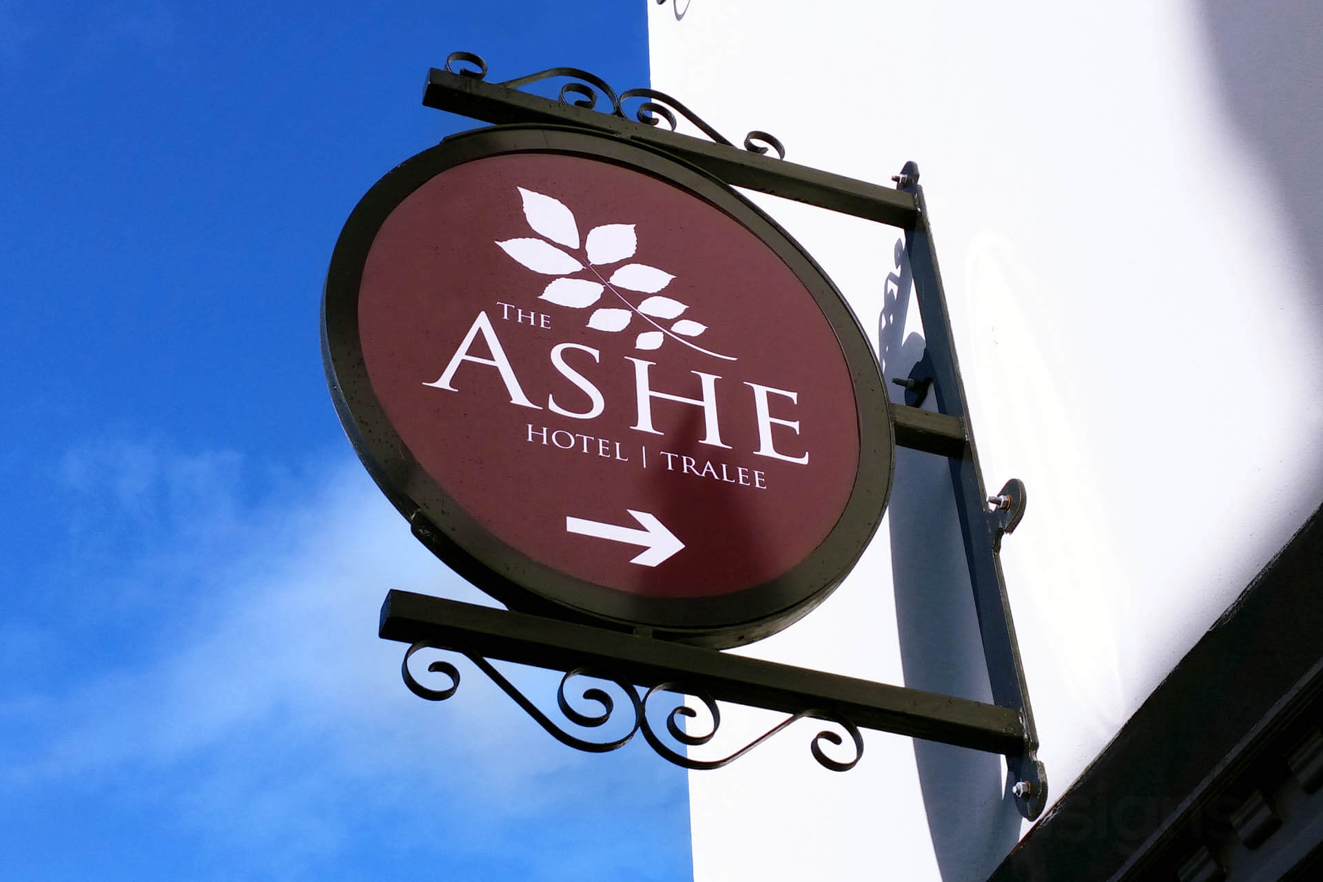 projecting signs led flag signs watford herts harrow edgware luton ...