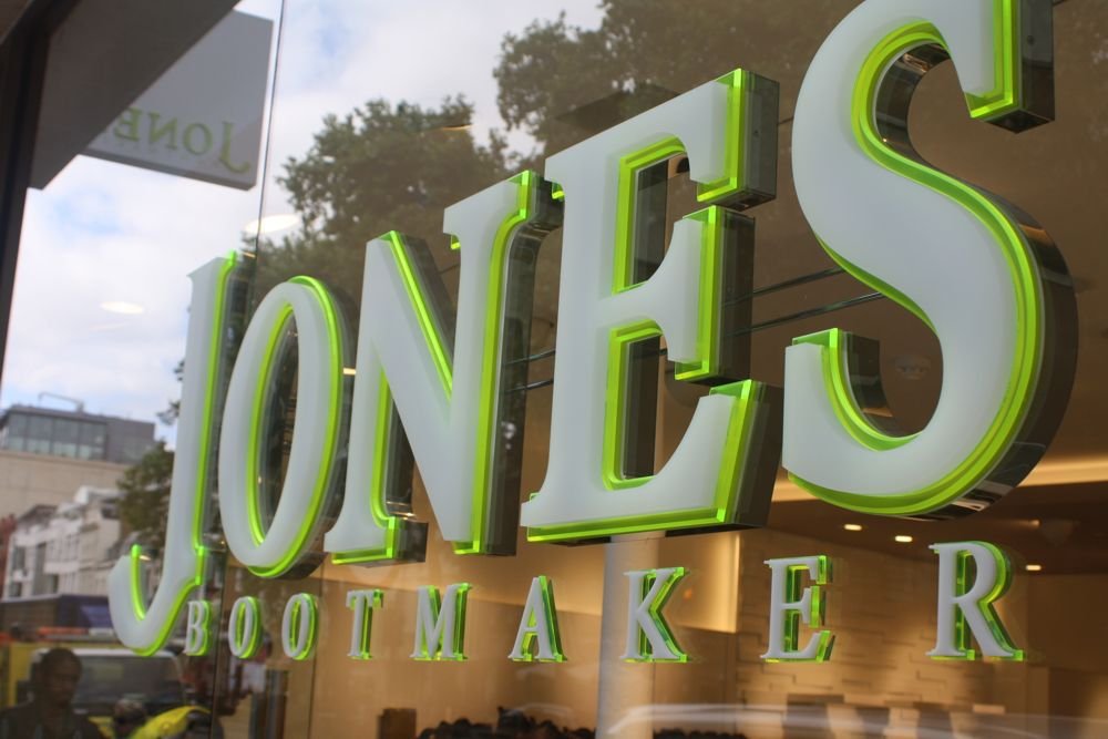 illuminated shop signs led back lit signs watford hertfordshire harrow ...