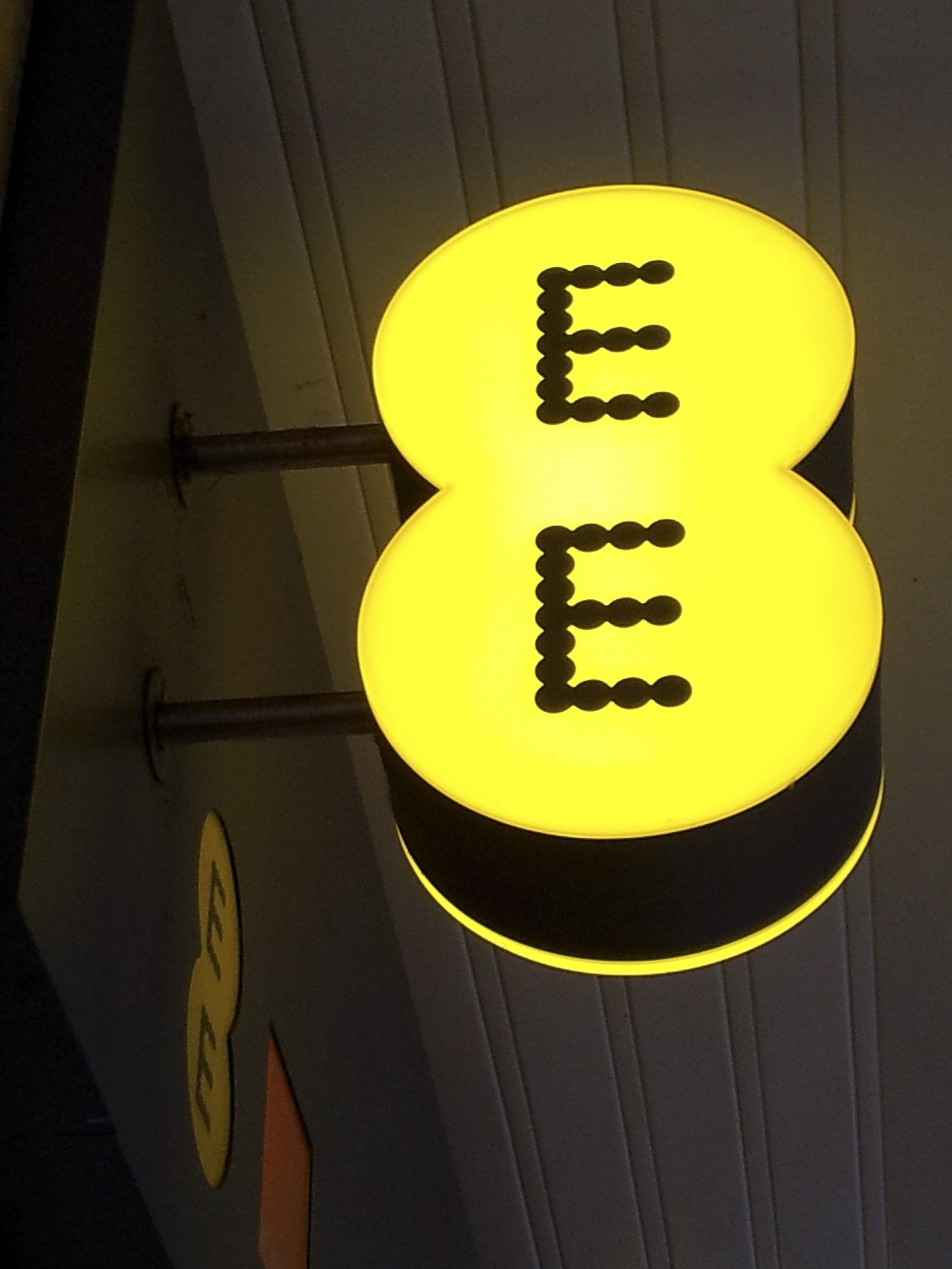 projecting signs led flag signs watford herts harrow edgware luton ...