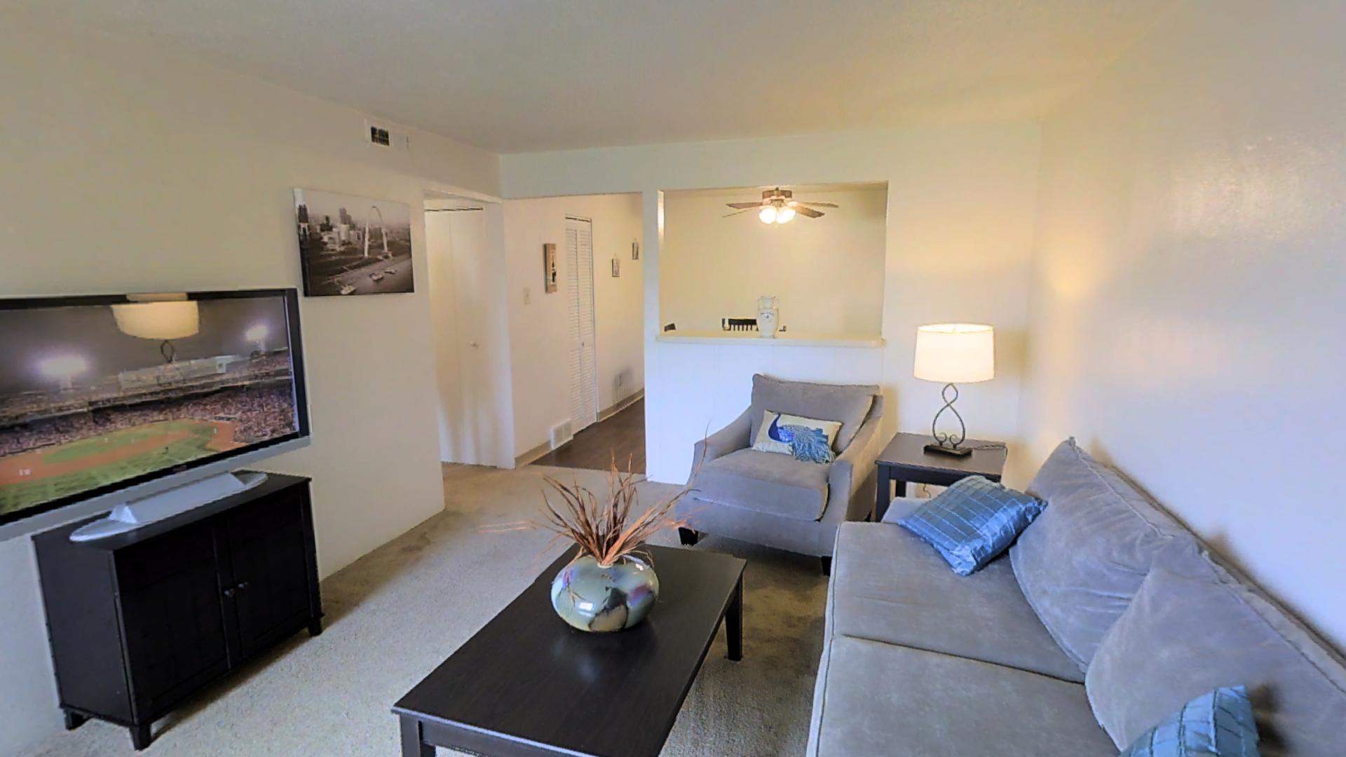 Evergreen Manor - Half Moon Apartments