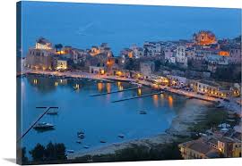 The Why Of The Cannoli Man