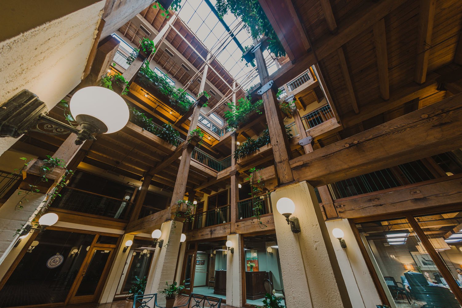 Washington Plaza Gallery - White Columns Apartments + Washington Plaza