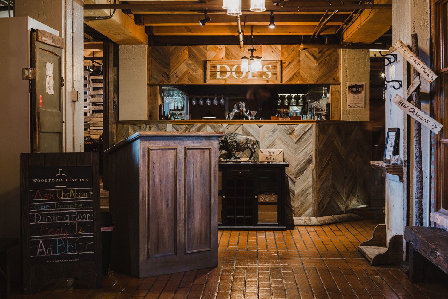 Washington Plaza Gallery - White Columns Apartments + Washington Plaza