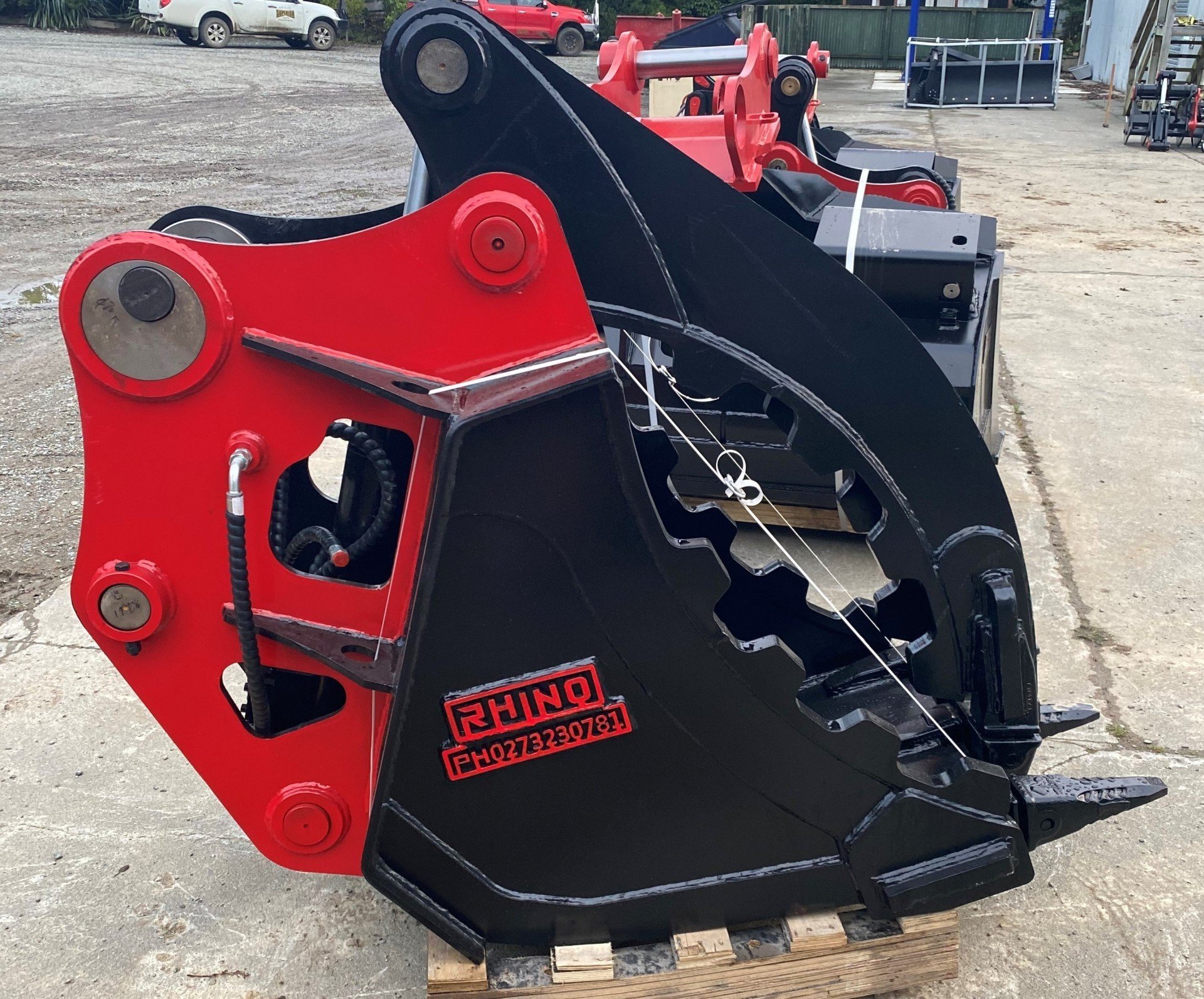 Hydraulic Grab Attachments | Grab Bucket | Rhino Attachments NZ
