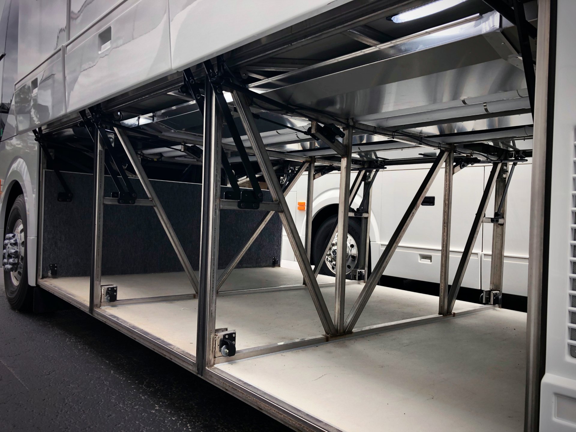 Motorcoaches, Minicoaches, Buses in Ottawa | Leduc Bus Lines Ltd.