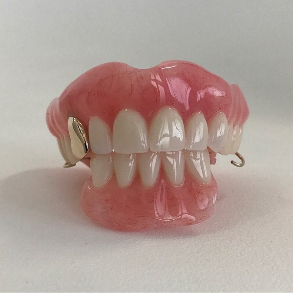 Full Dentures in Penrith | Christie D.C. Prosthetist Denture Clinic