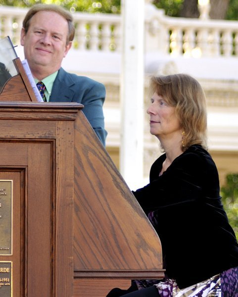 Alison Luedecke, Organist & Harpsichordist