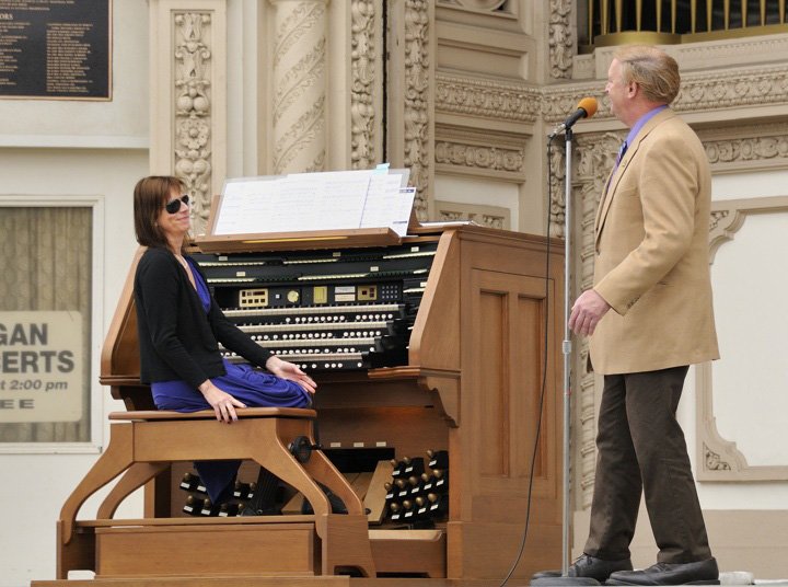 Alison Luedecke, Organist & Harpsichordist