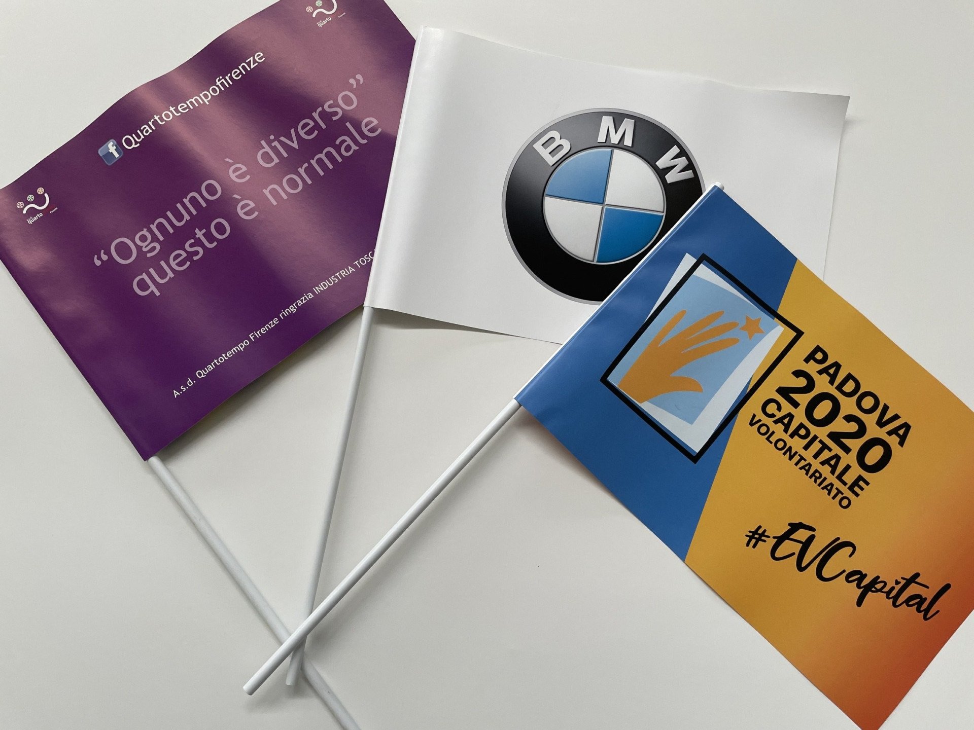 Produzione bandierine con asta | Robermap