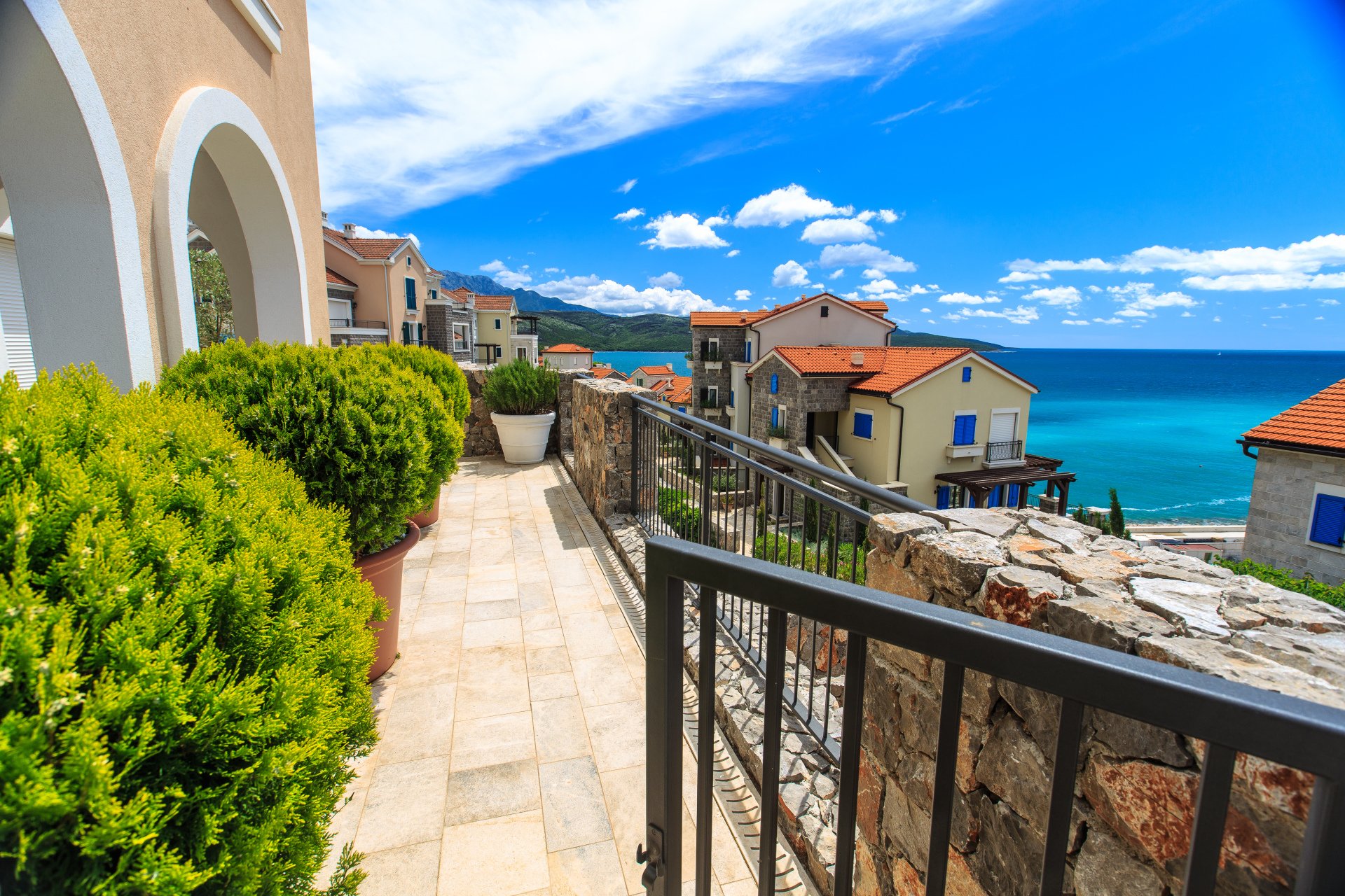 Waterfront Homes – Properties - Marina – Golf – Hotels - Montenegro