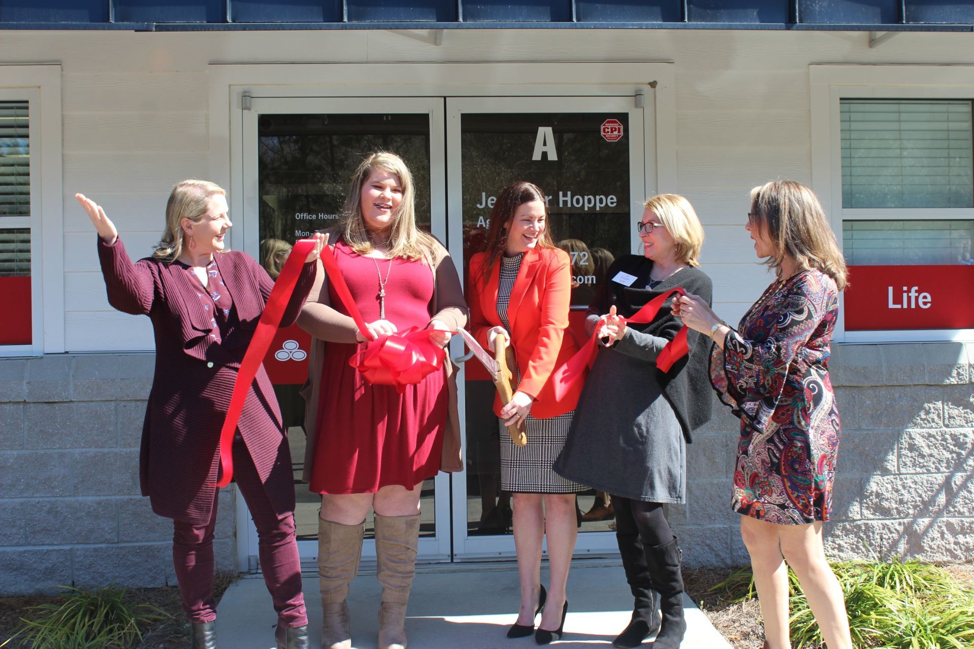 Jennifer Hoppe State Farm Celebrates Grand Opening in Knightsville