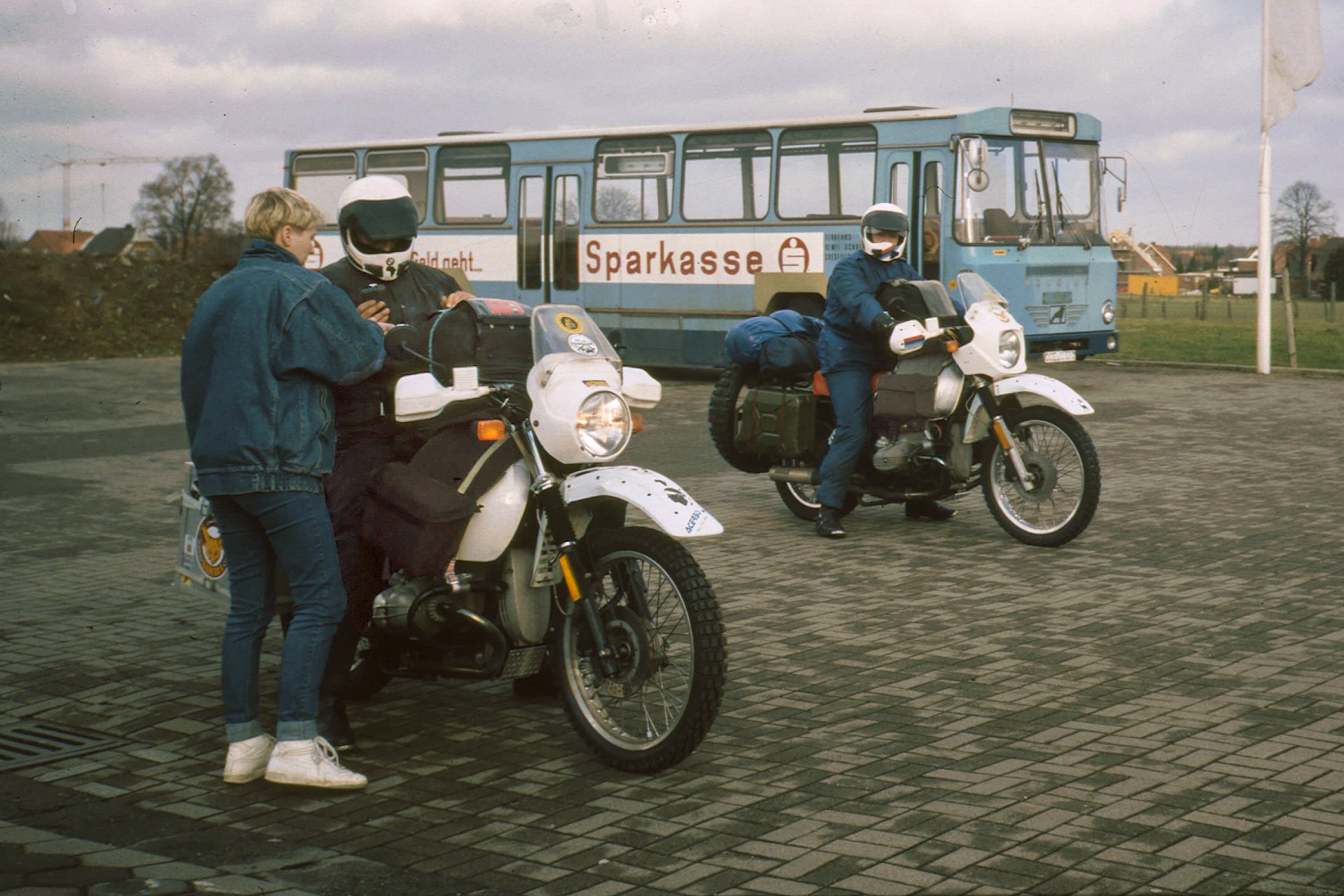 Hay & José Smits schilderijen en bijzondere reizen van met de motor of 4x4