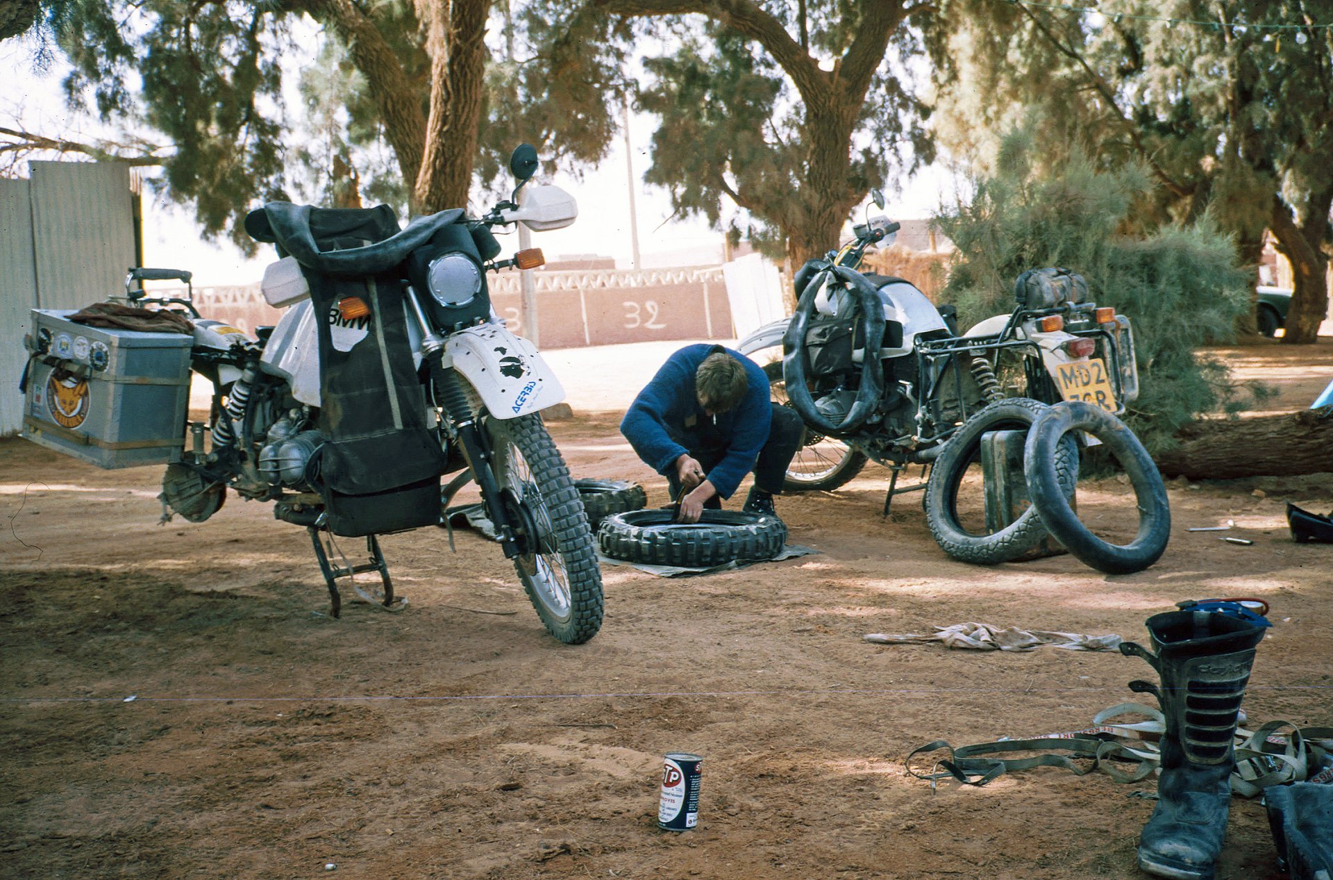 Hay & José Smits schilderijen en bijzondere reizen van met de motor of 4x4