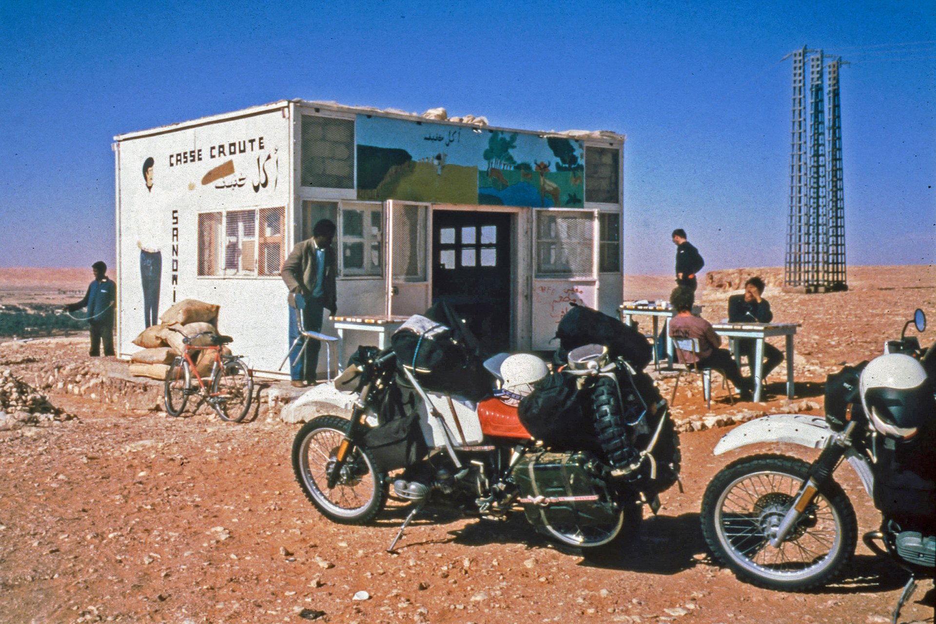 Hay & José Smits schilderijen en bijzondere reizen van met de motor of 4x4