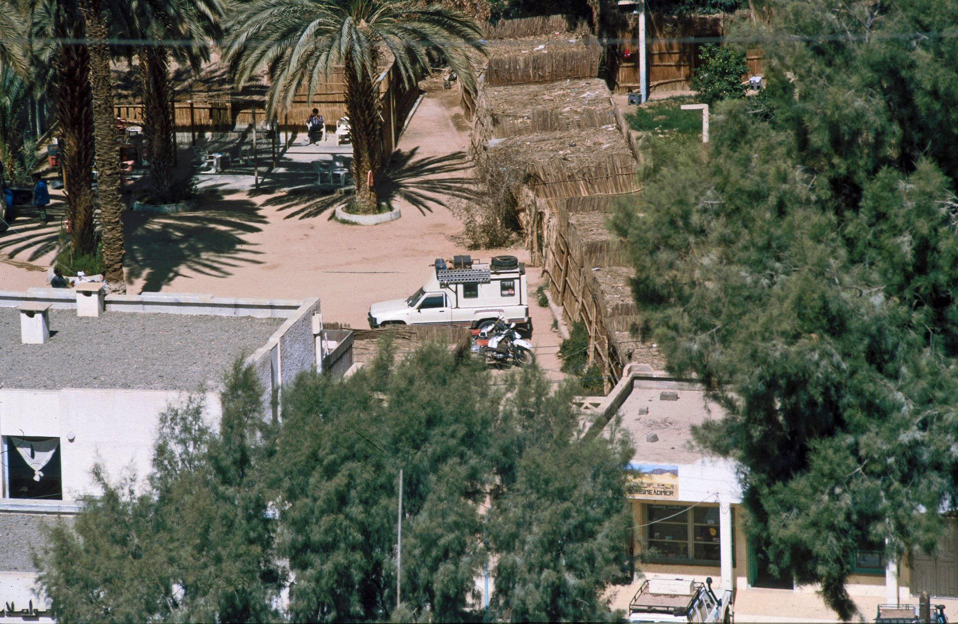 Hay & José Smits schilderijen en bijzondere reizen van met de motor of 4x4