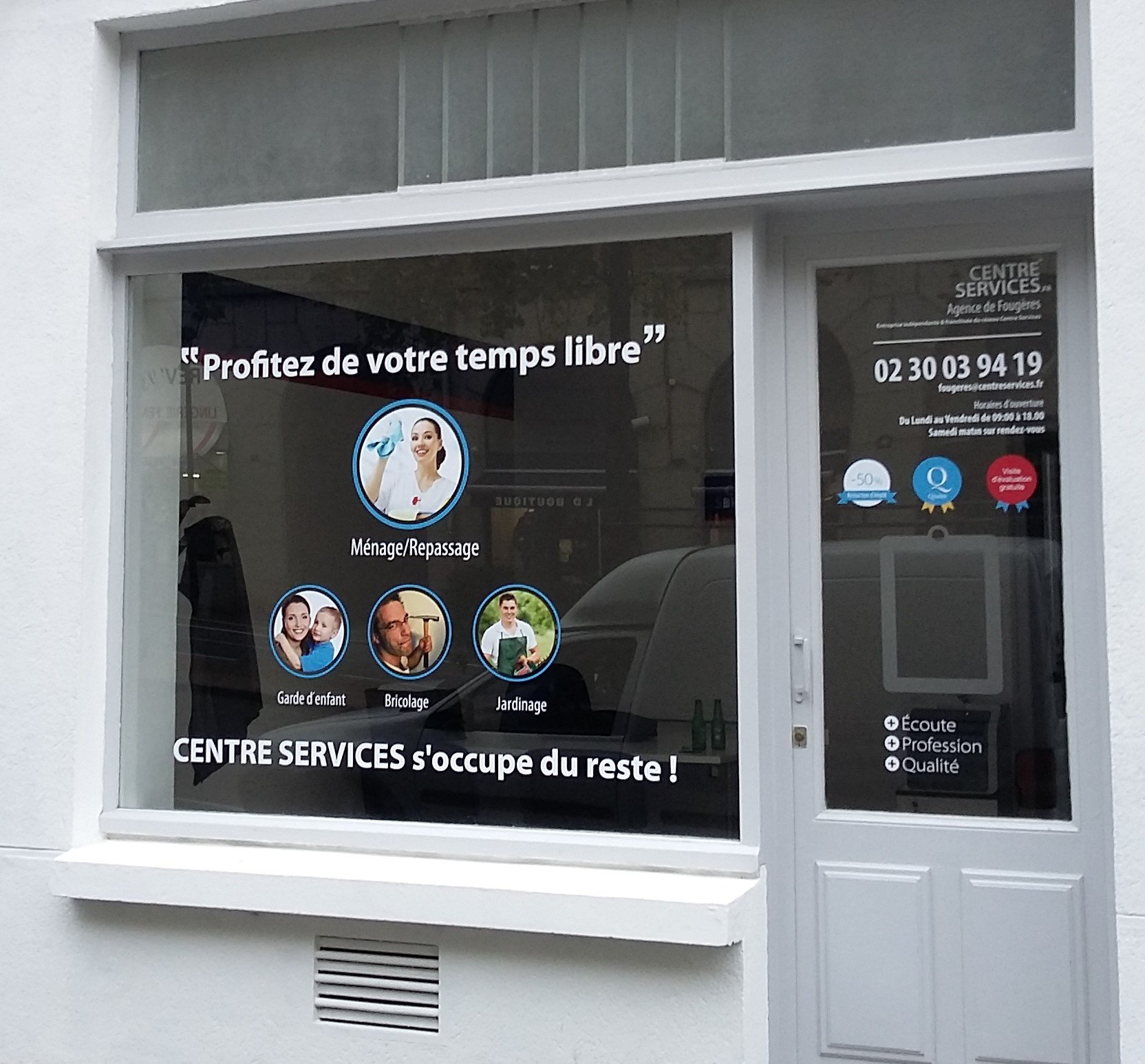 Vitrophanie, stickers et marquage vitrine | Caligraf