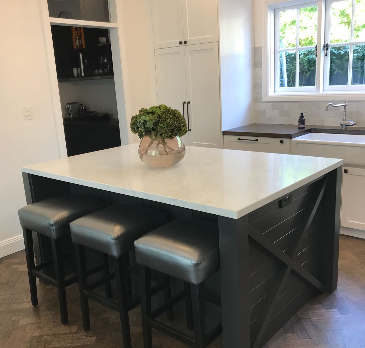 Elegant Kitchen & Walk In Robe in Fairlight