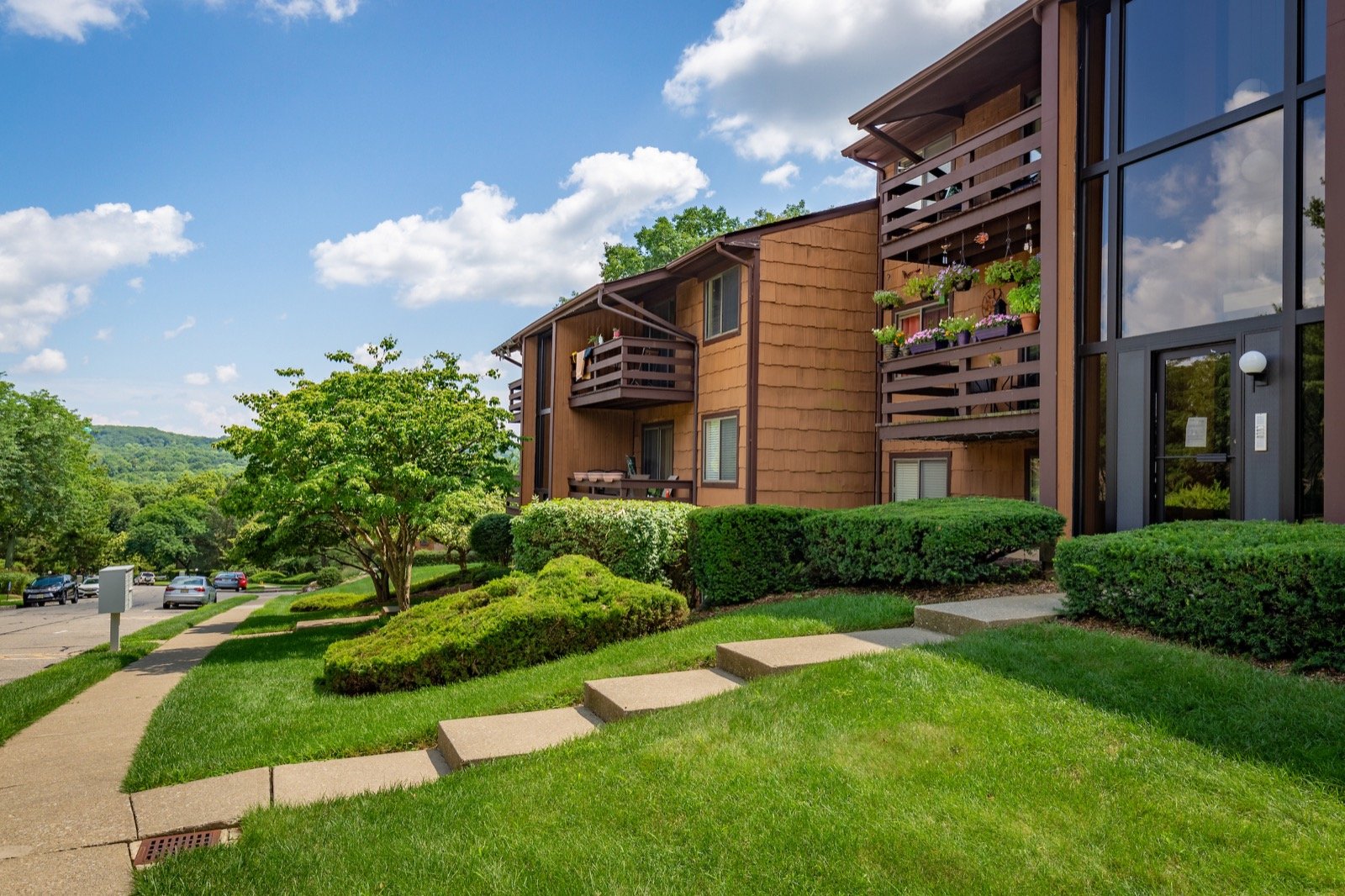 Rustic Ridge Apartments in Rockaway, NJ | Apartments in Dover, NJ