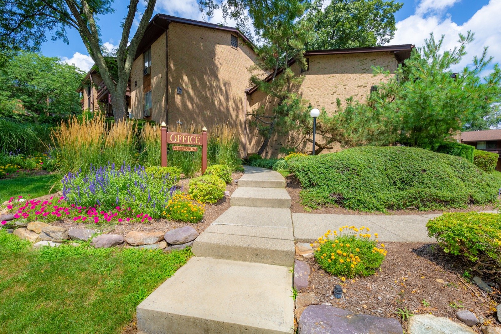 Rustic Ridge Apartments in Rockaway, NJ | Apartments in Dover, NJ