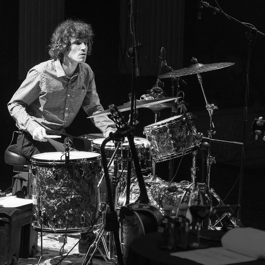 KARLOS ARANCEGUI · BATERIA