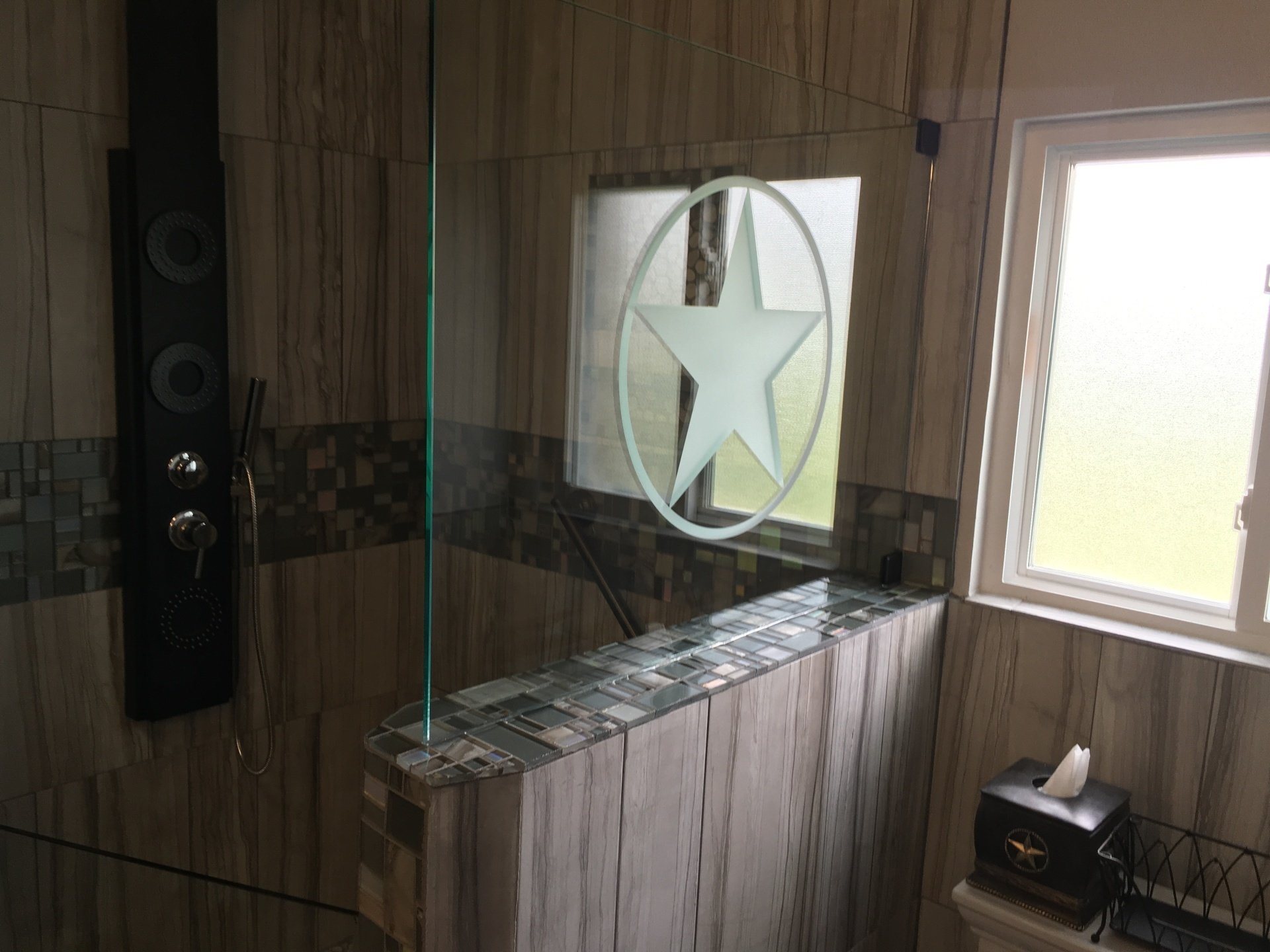 Frameless showers | Ingram, TX | Custom Glass & Mirror