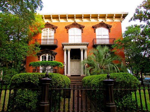 Monterey Square - Official Savannah Georgia Guide