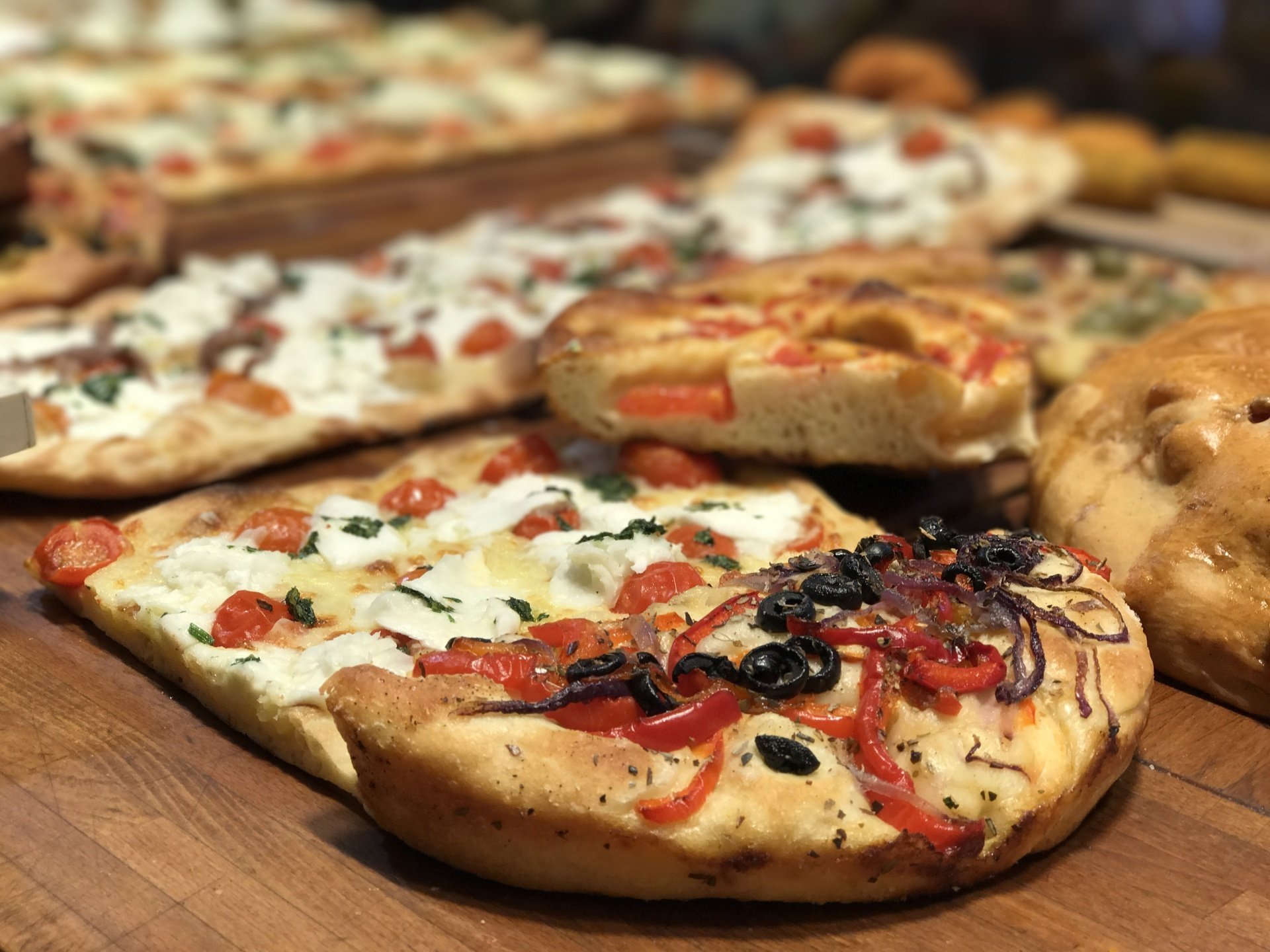 Pizze farcite e prodotti di rosticceria | Roma | Sorelle Giordano