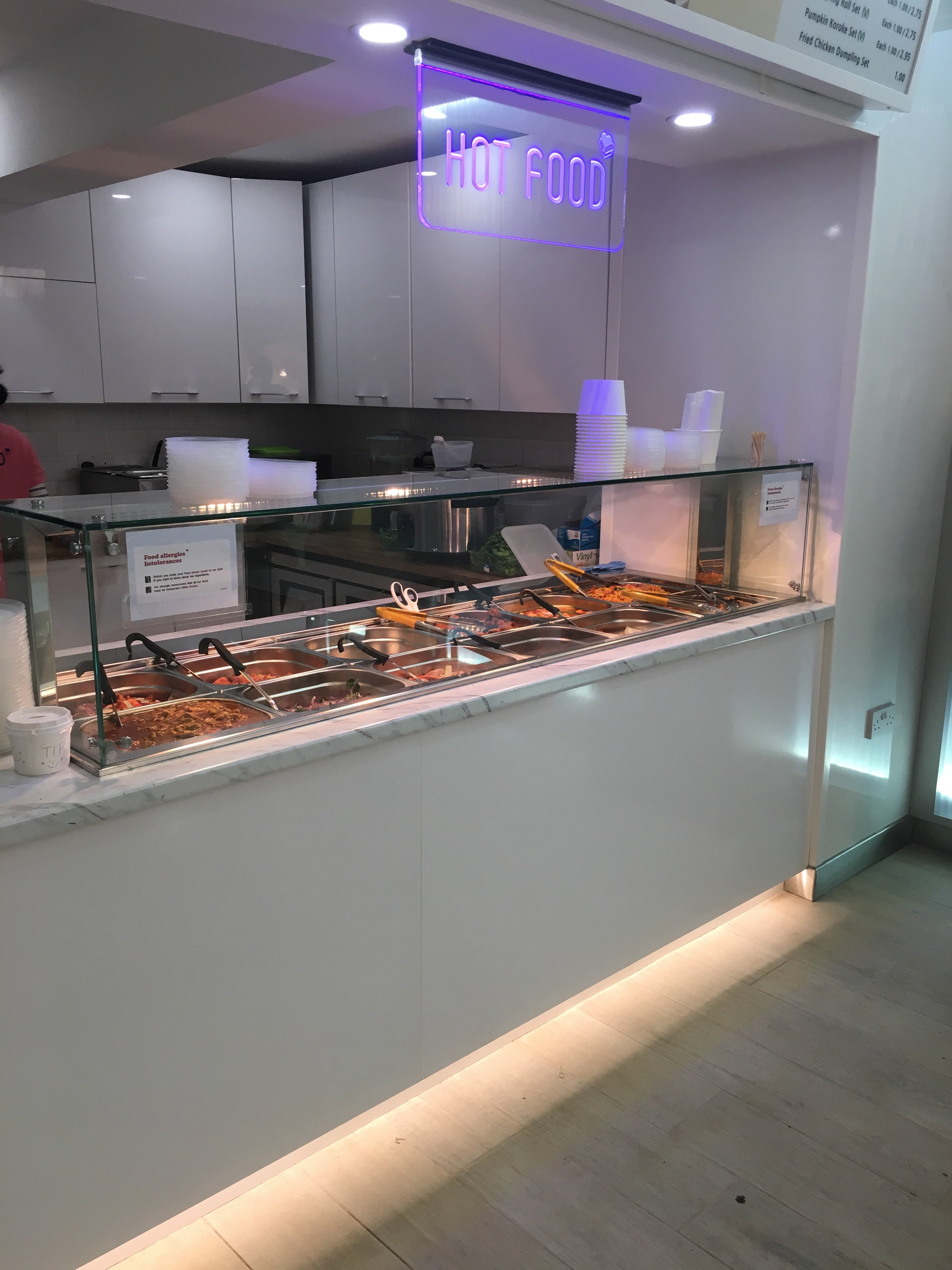 Hot & cold servery counters in London, UK