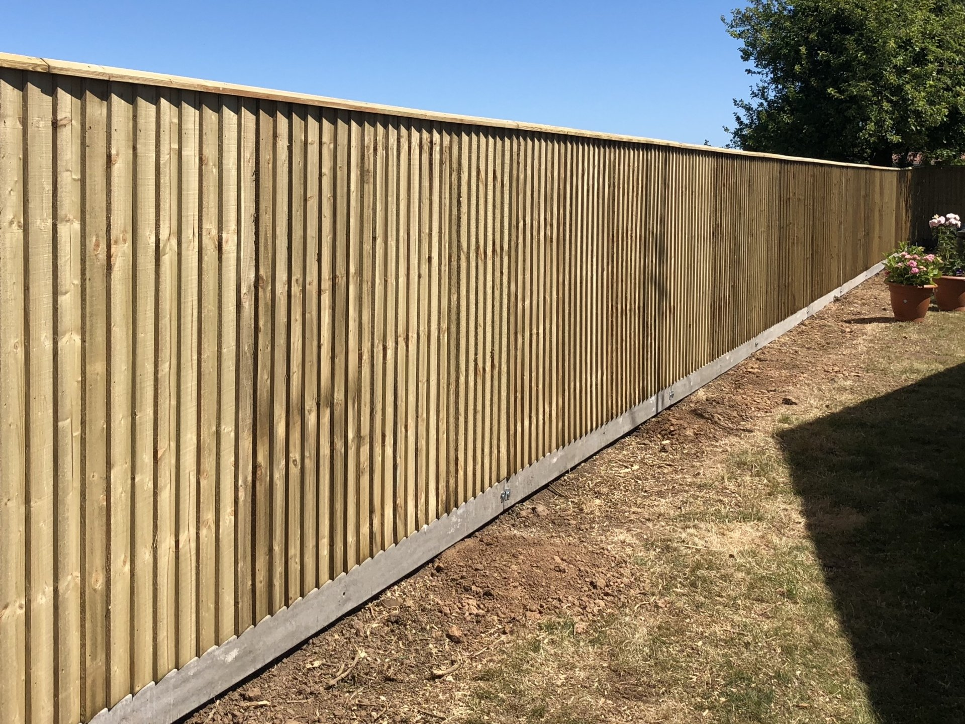Domestic & Commercial fencing | Woodgate Fencing Ltd