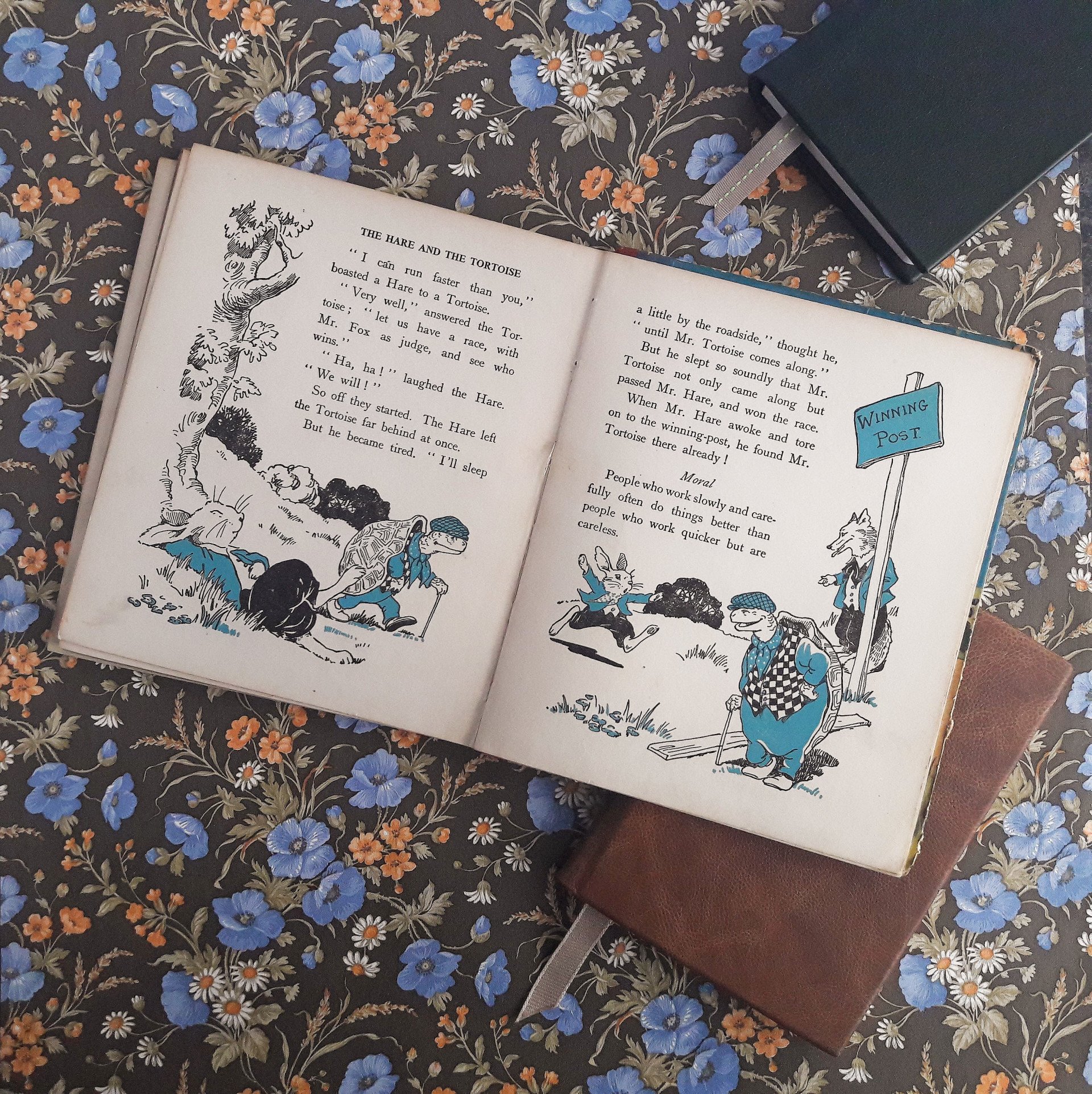 Custom hand bound books with vintage style & sustainability.