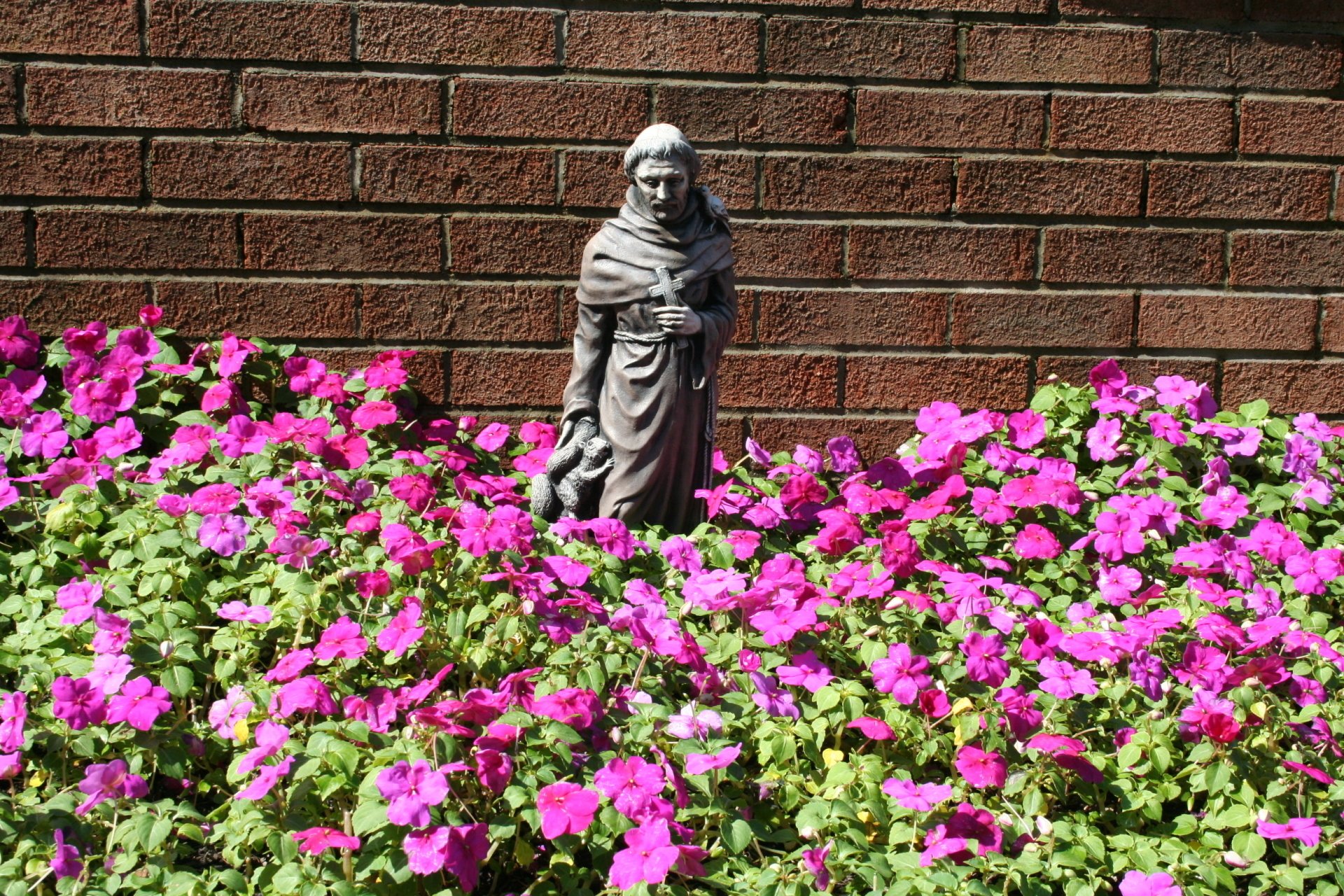 Our Facility - Virtual Tour - Photo Gallery - Funeral Chapel