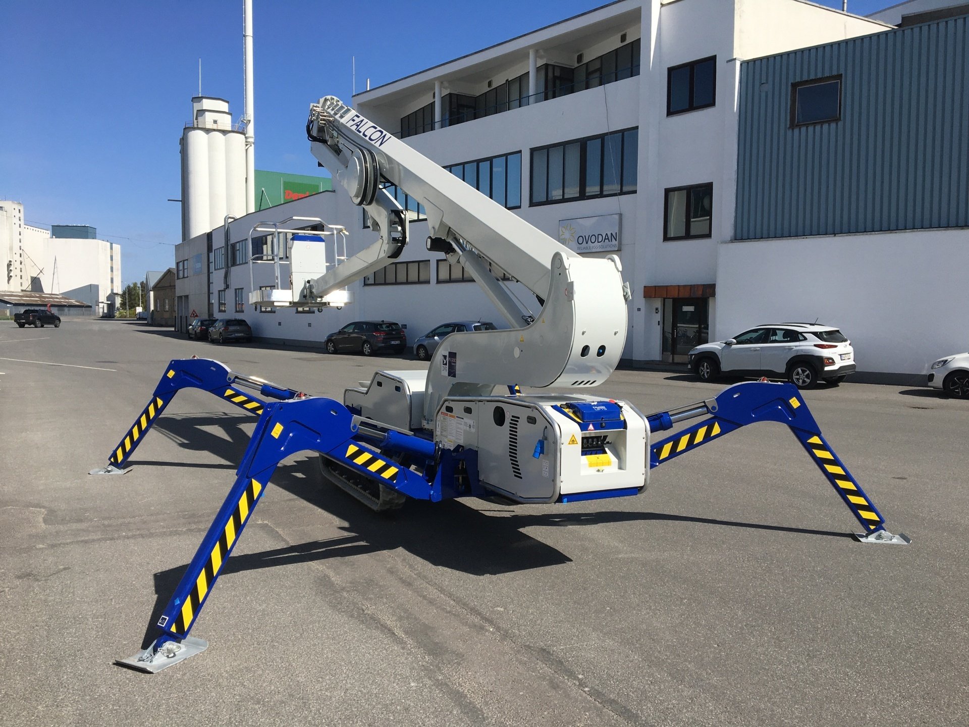 Compact Atrium Lift | Falcon 105 Vario