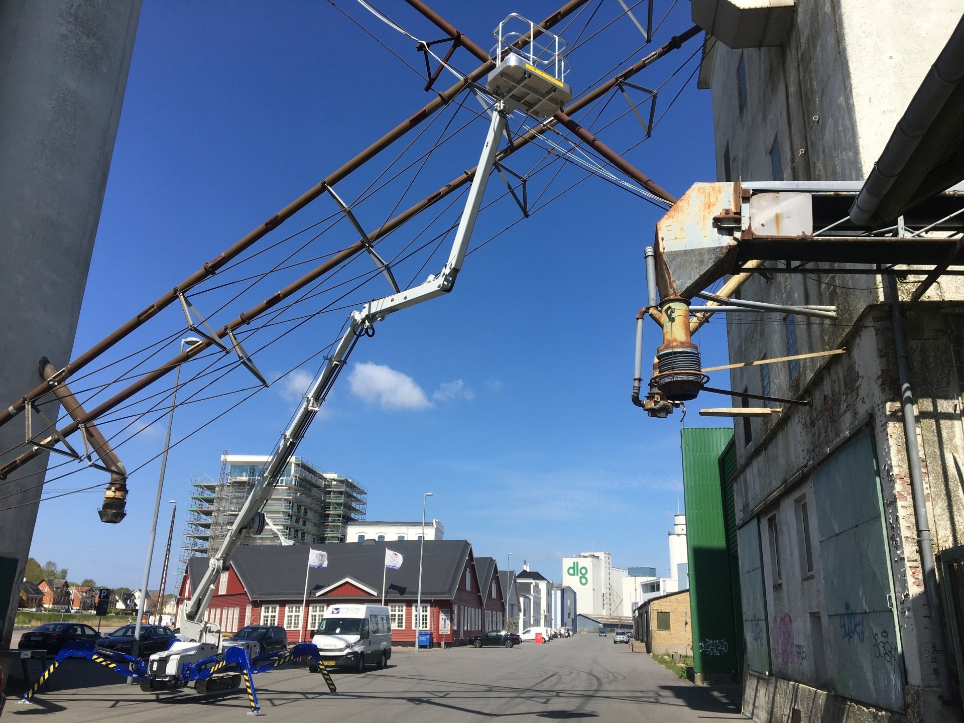 Compact Atrium Lift | Falcon 105 Vario