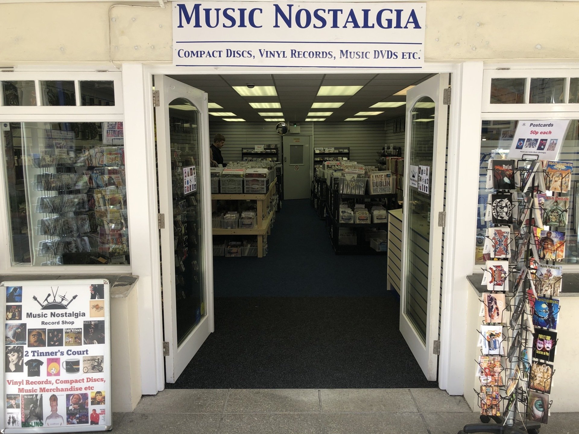 Music Nostalgia Record Shop Vinyl Records Compact Discs