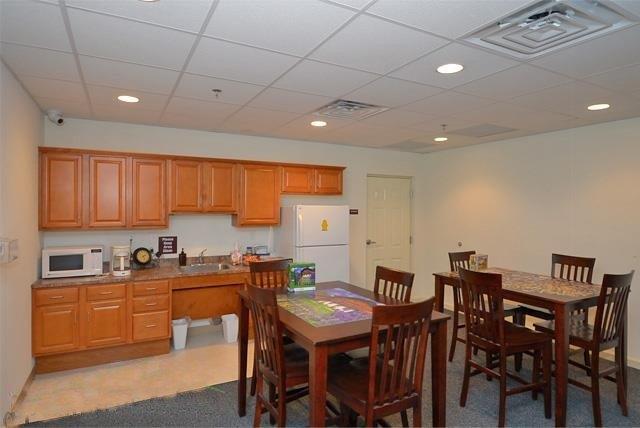 1641 Building | Devonshire Park Apartments