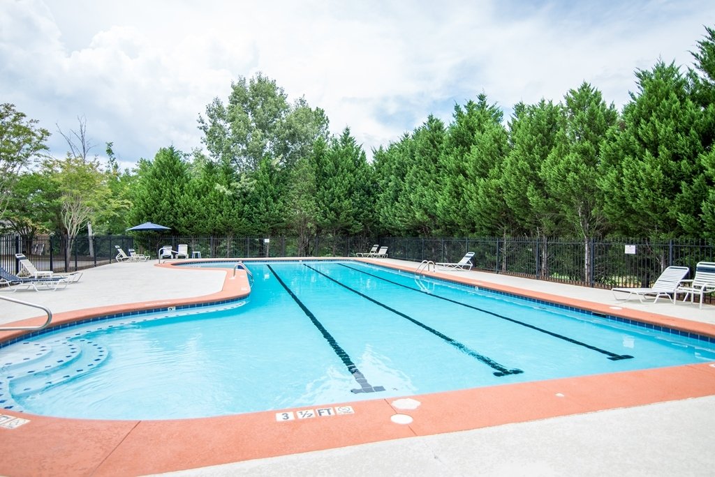 Golf | Pools | Gym | Dining | Clubview at Auburn University Club