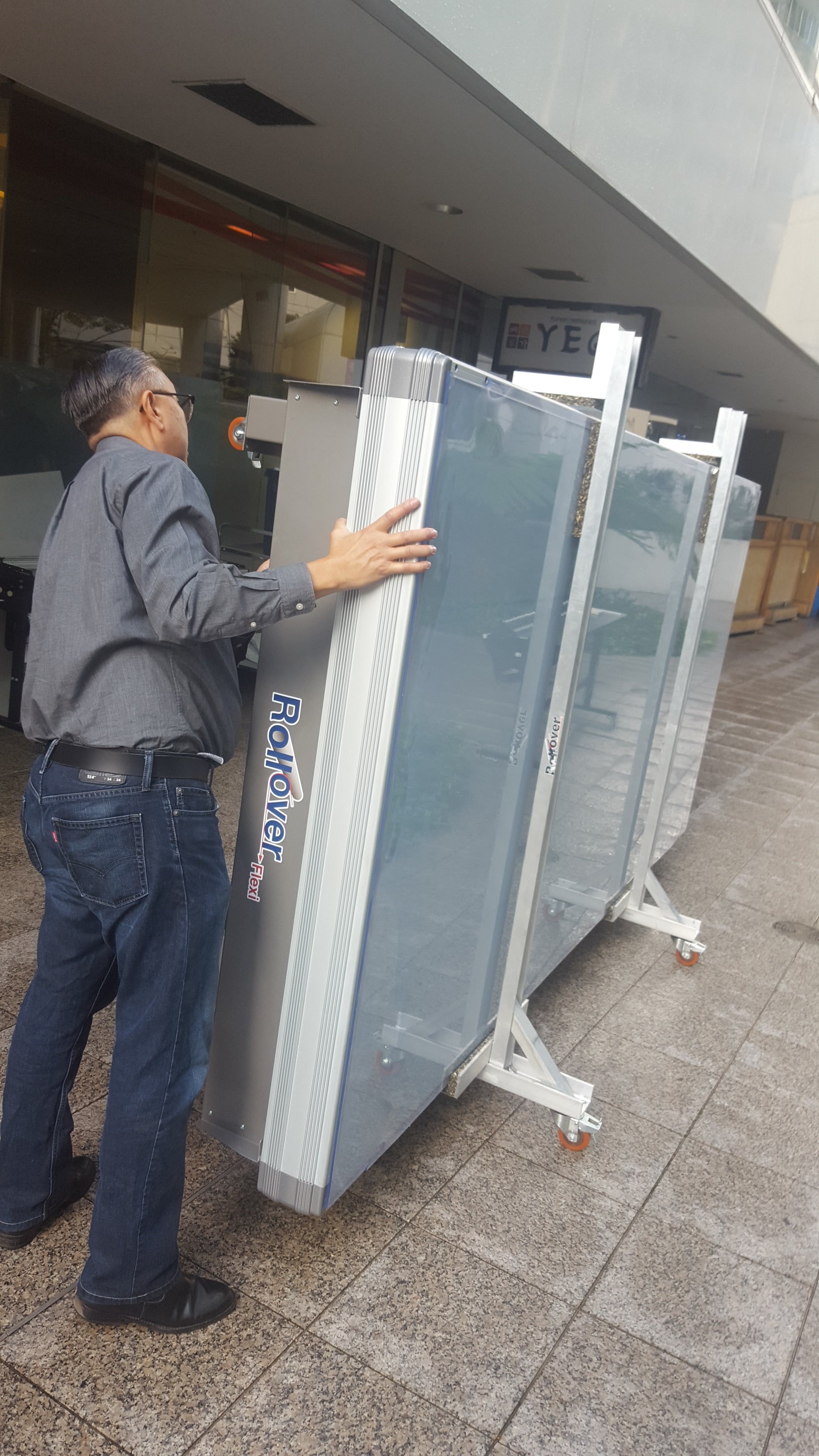 Vinyl Application Tables | Rollover Australia