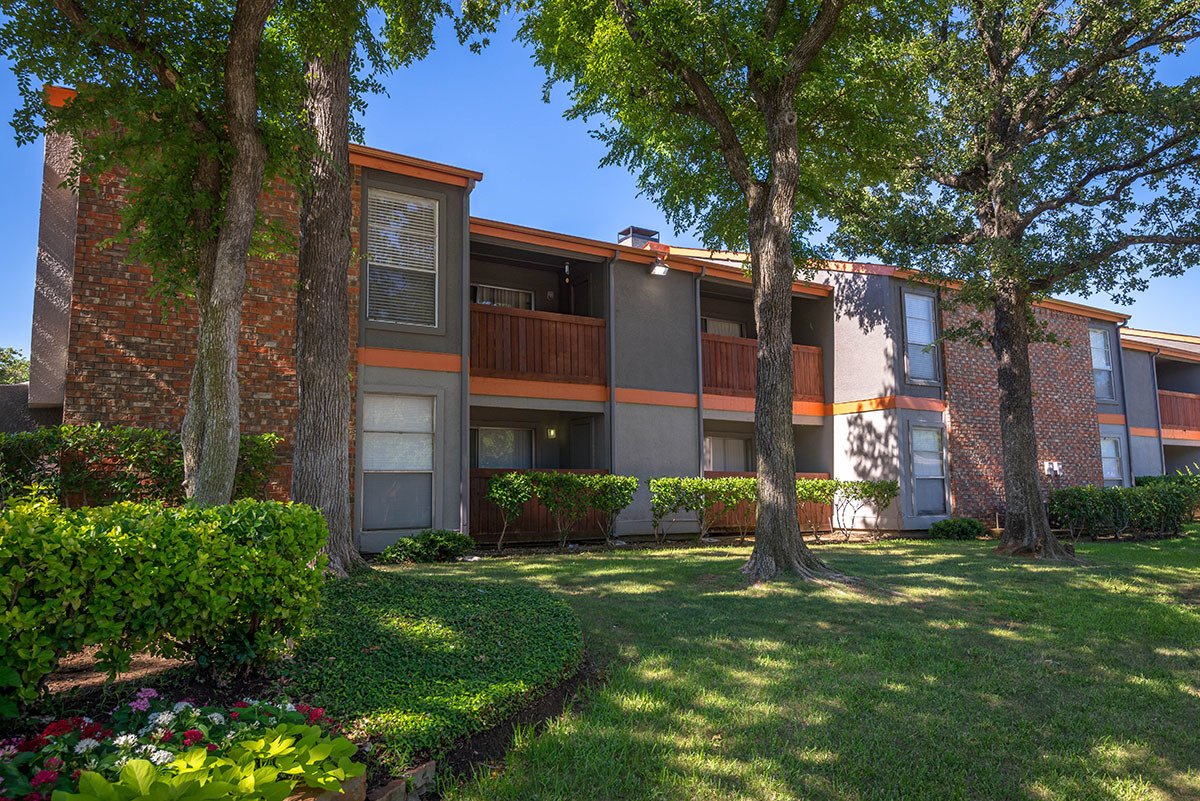 WELCOME HOME | 2121 APARTMENTS