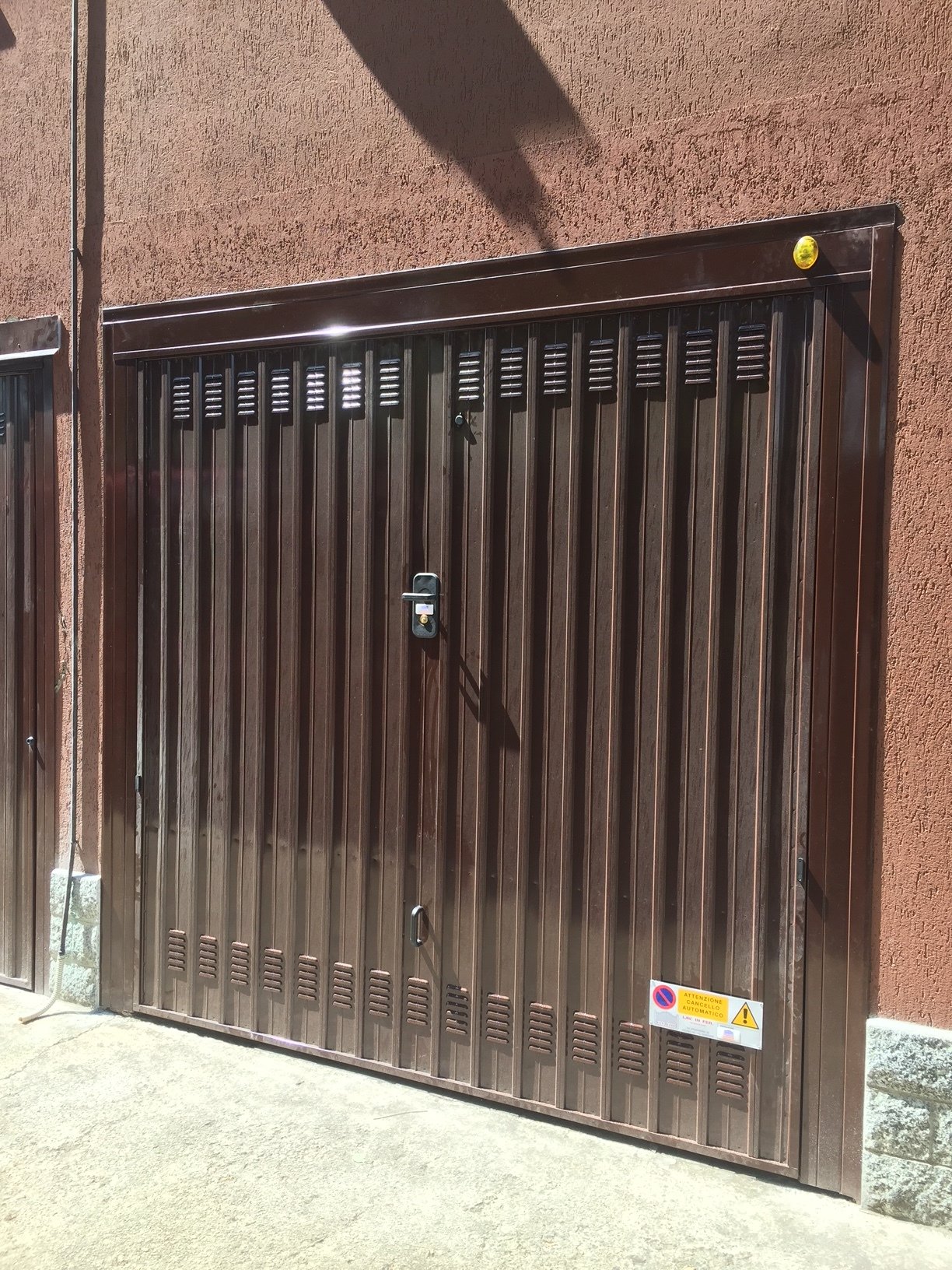 Porte basculanti per box auto | Saronno, VA | Lavinfer