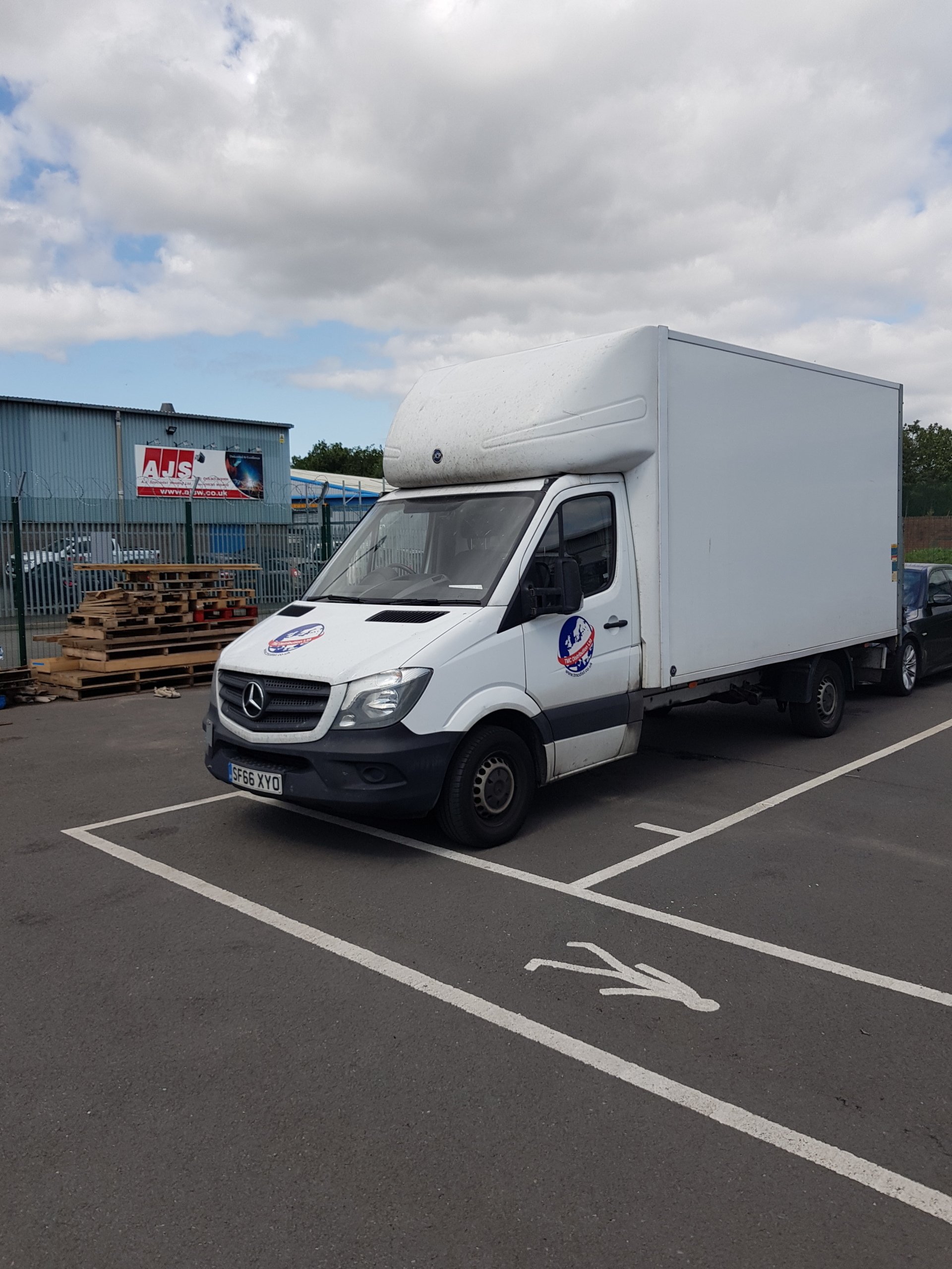 TMC Distribution | Express & Specialist Transport Solutions