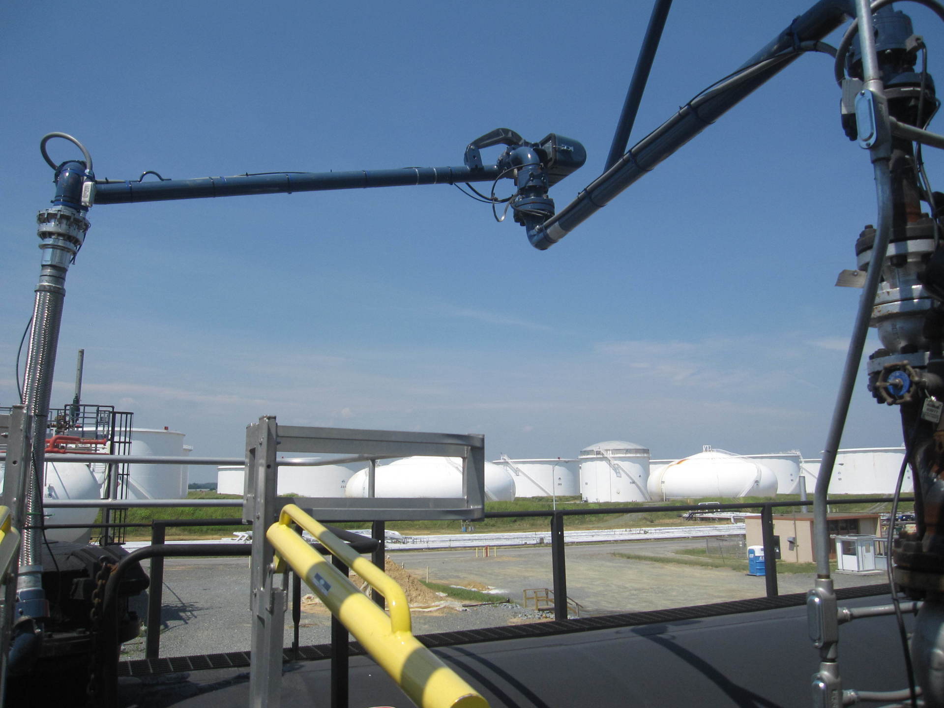 Custom Transfer Solutions - Houston, TX - Top Loading Arms