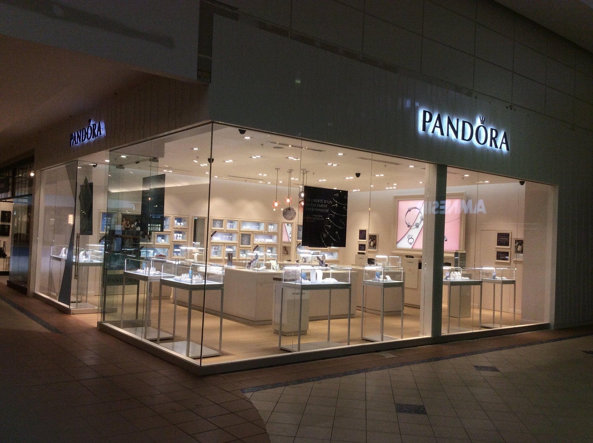 PANDORA Galeries De La Capitale