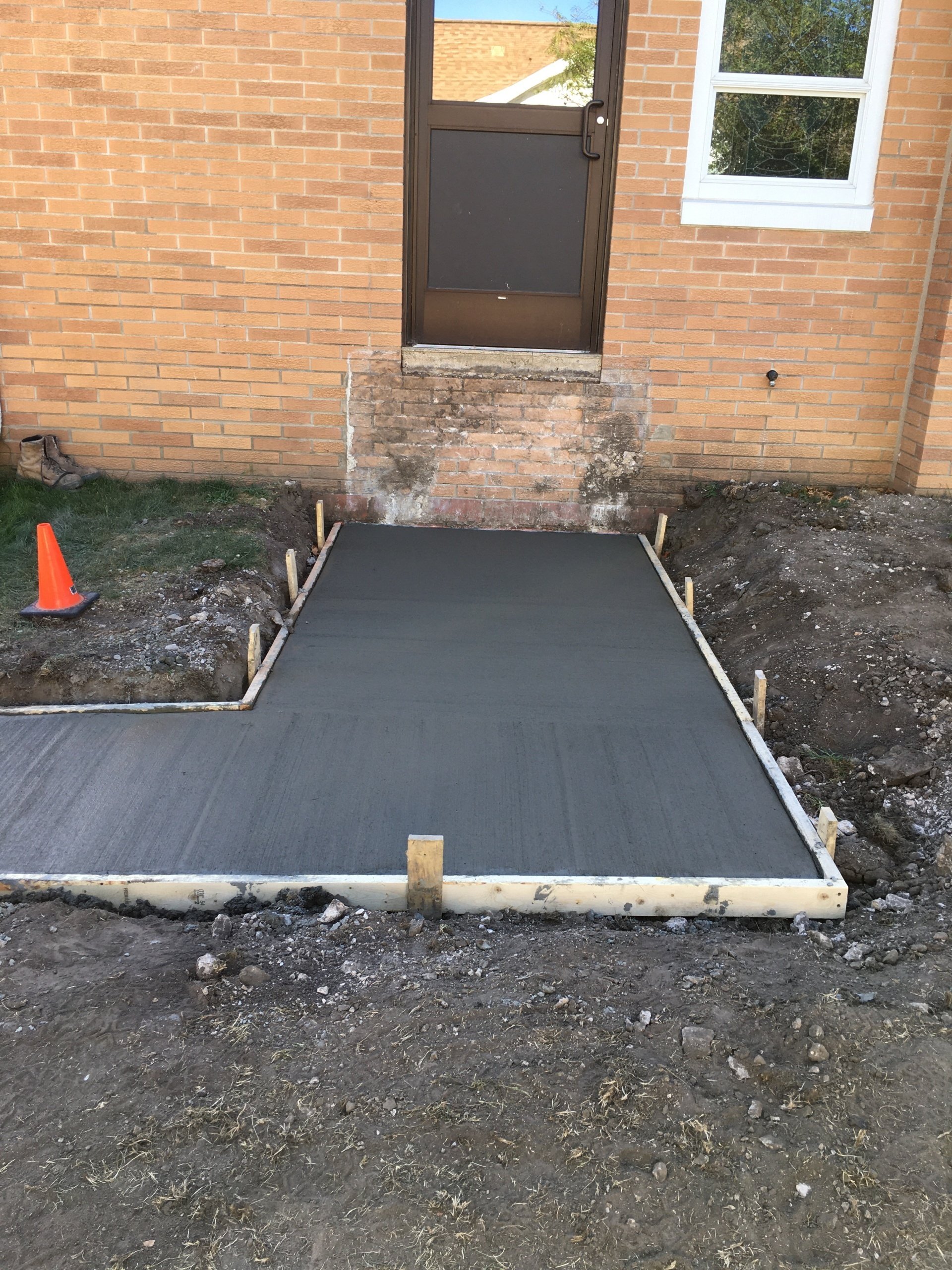 Precast Concrete Step Pads | Cedar Rapids, Fort Dodge, Marion & Des ...