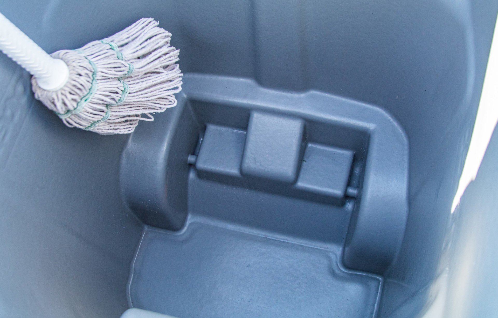 Sanitrol Eco-friendly Garbage Can Cleaning