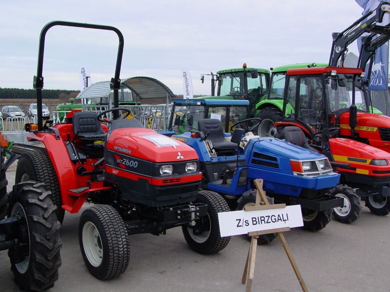 ZS "Birzgaļi" | Jauni un lietoti mini traktori. Tirdzniecība, Apkope.