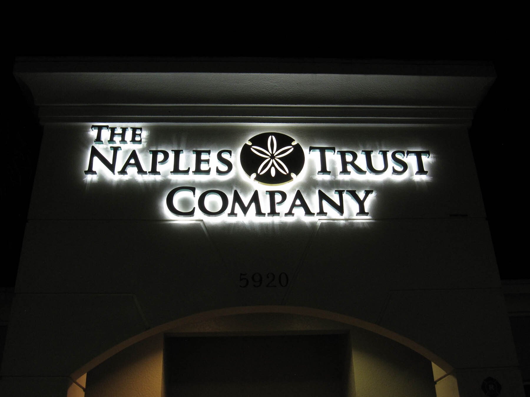 Illuminated Wall Signs | Lykins - Signtek