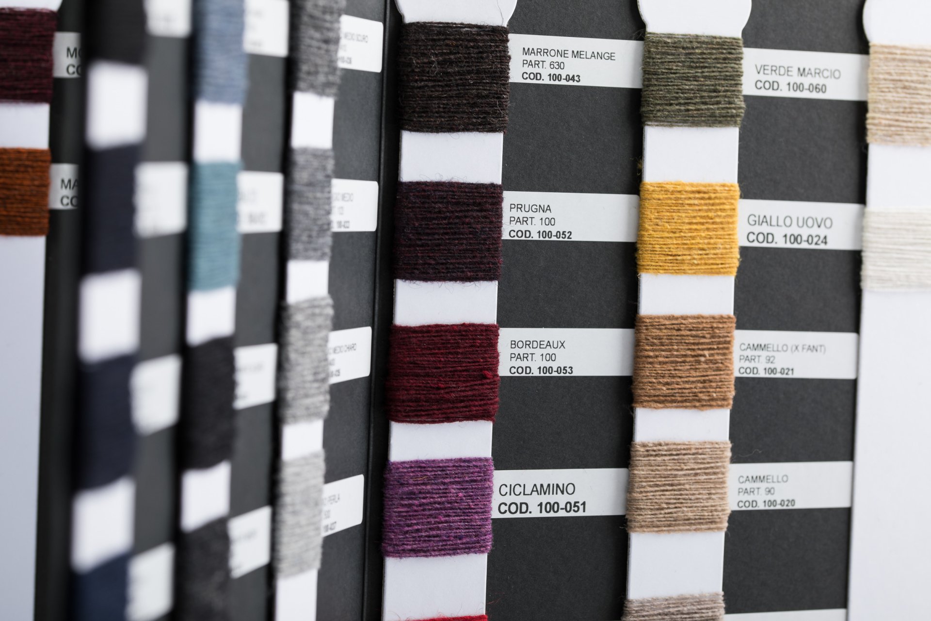 Realizzazione campionari di filati | Montemurlo, PO | Filati Mania